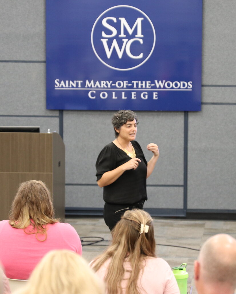 Guest author hosts workshop for SMWC faculty and staff - SMWC