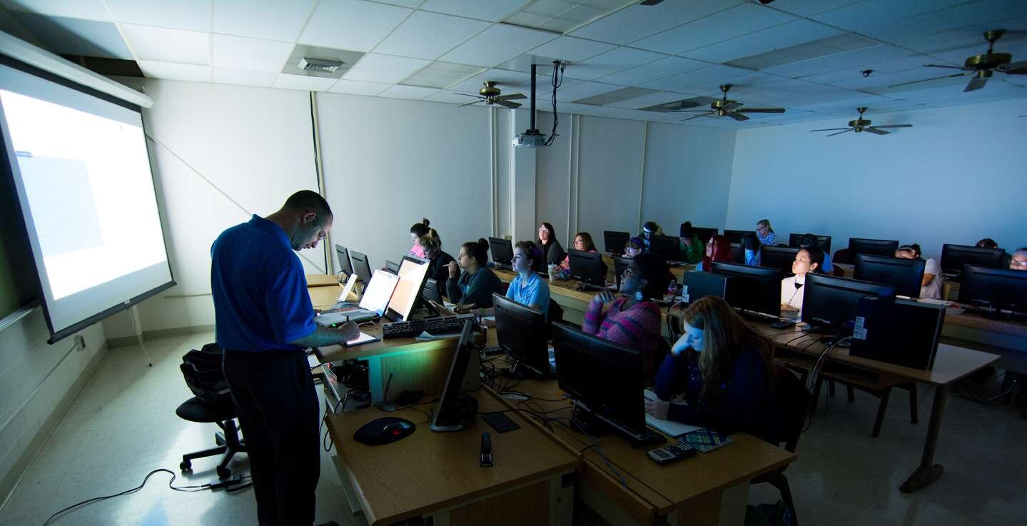 10 professions you can pursue with a Computer Science Degree - SMWC